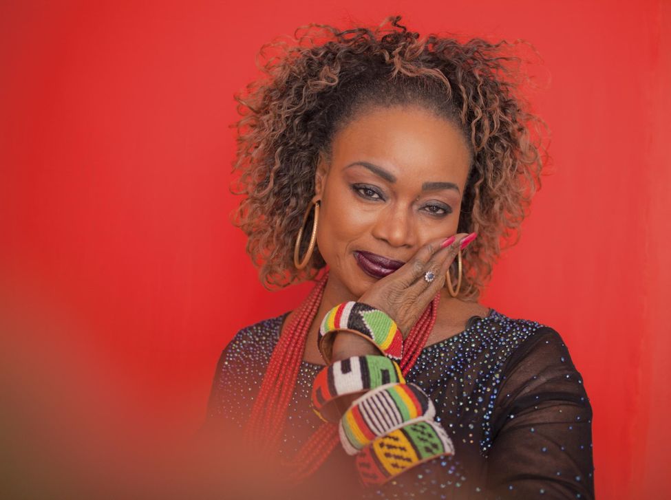 Oumou Sangaré : « Au Mali, la démocratie ne nous a menés nulle part » • Information Afrique ...